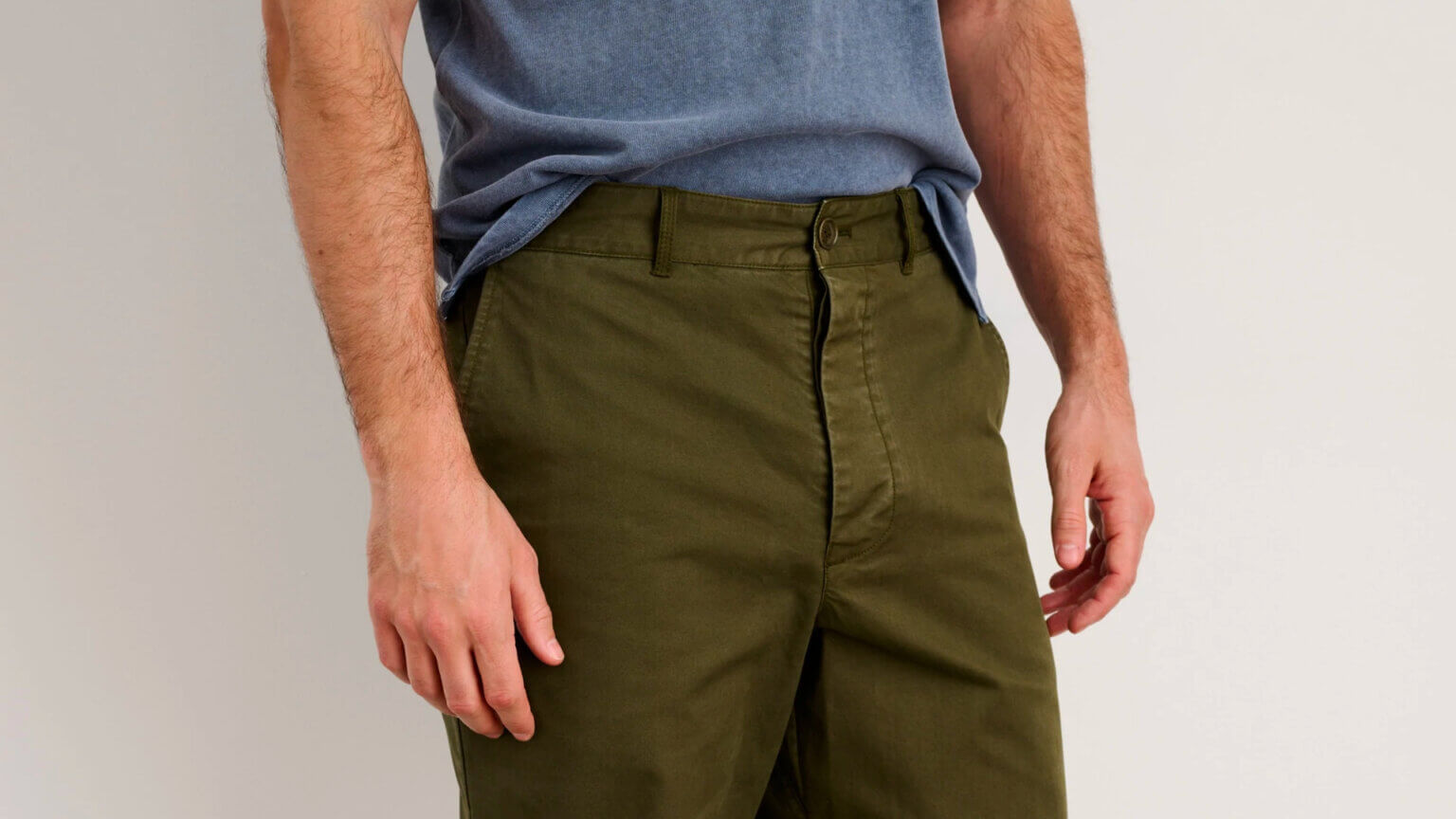 Men's Green Pants Outfits: How To Wear Green Pants In 2025