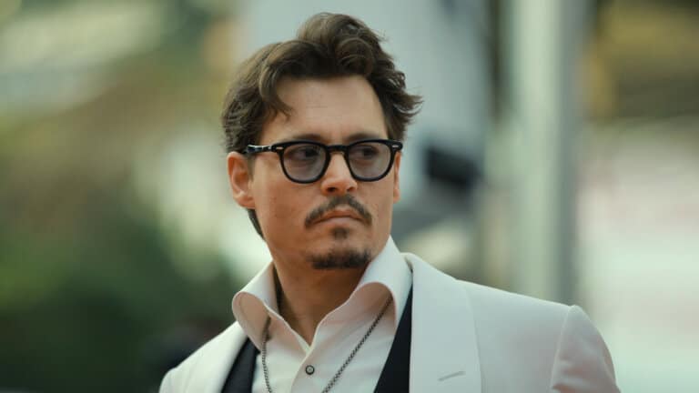 Middle Parting Hairstyles for Men: Perfecting the Curtains Trend