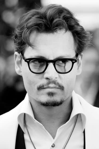 Middle Parting Hairstyles for Men: Perfecting the Curtains Trend