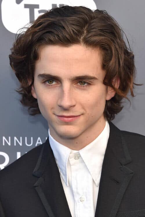 Middle Parting Hairstyles for Men: Perfecting the Curtains Trend