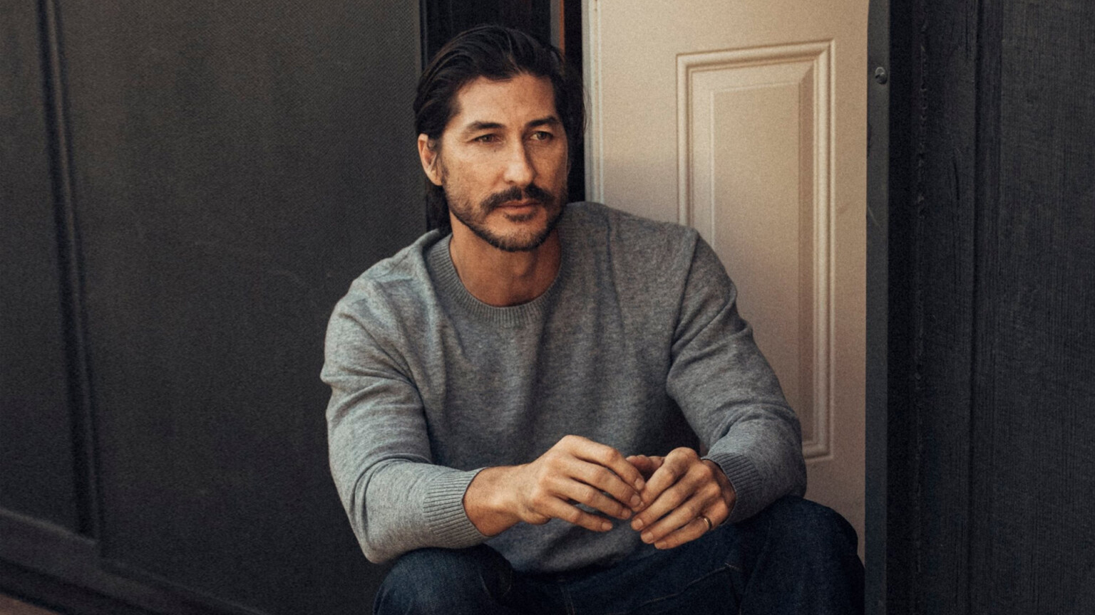 Men's Flair: A Classic Style Guide For Modern Men