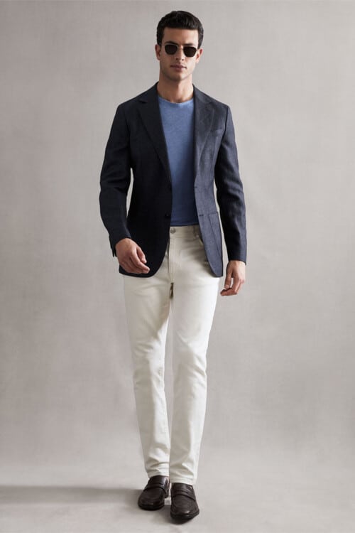 Blazer With A T-shirt: How To Get it Right In 2025 (16 Outfits)
