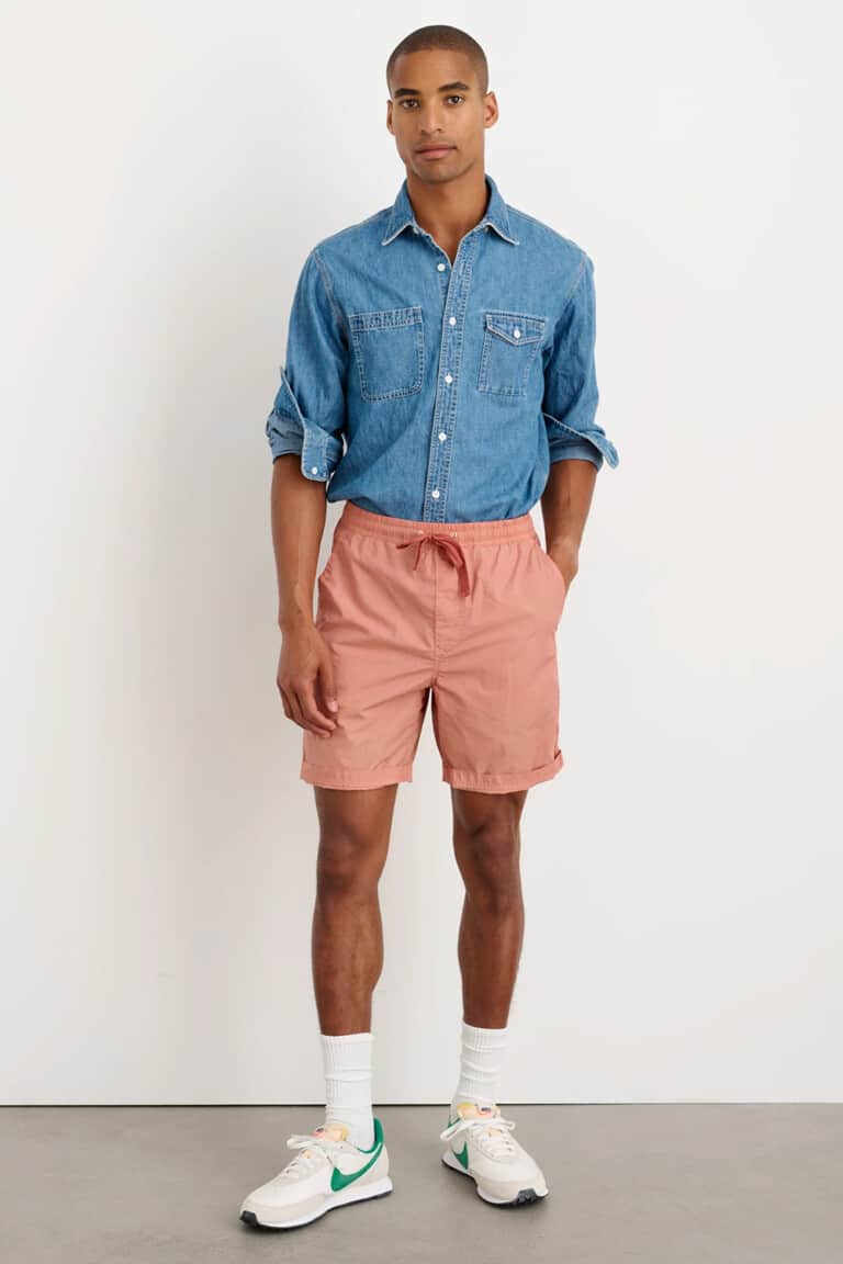 Pink Shorts Outfits: 21 Examples & Shirt Colours That Go Best