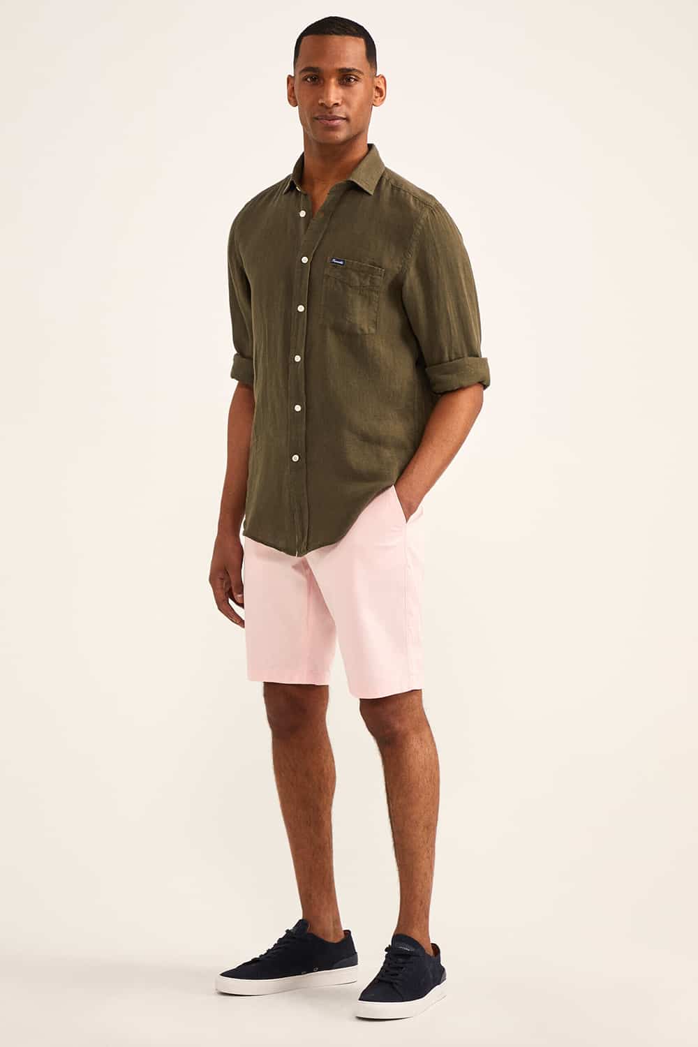 Pink Shorts Outfits 21 Examples And Shirt Colours That Go Best