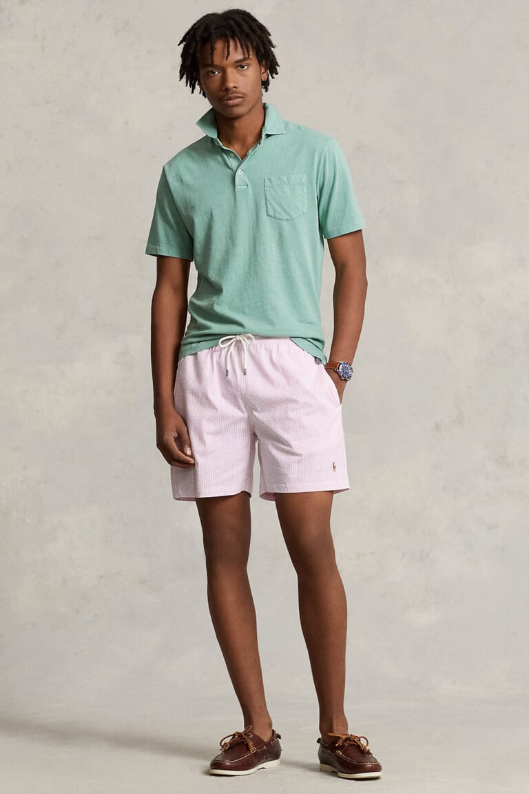 Pink Shorts Outfits: 21 Examples & Shirt Colours That Go Best