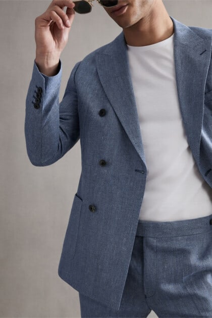 Suit With A T-Shirt: How To Get The Look Right In 2025 (15 Outfits)