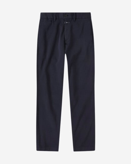 Shirt Under A Sweater: How To Get It Right (21 Outfits)