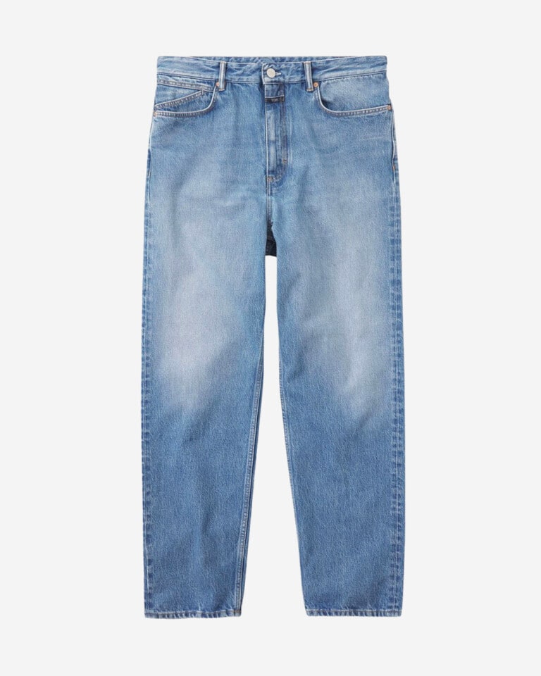 Shirt Under A Sweater: How To Get It Right (21 Outfits)