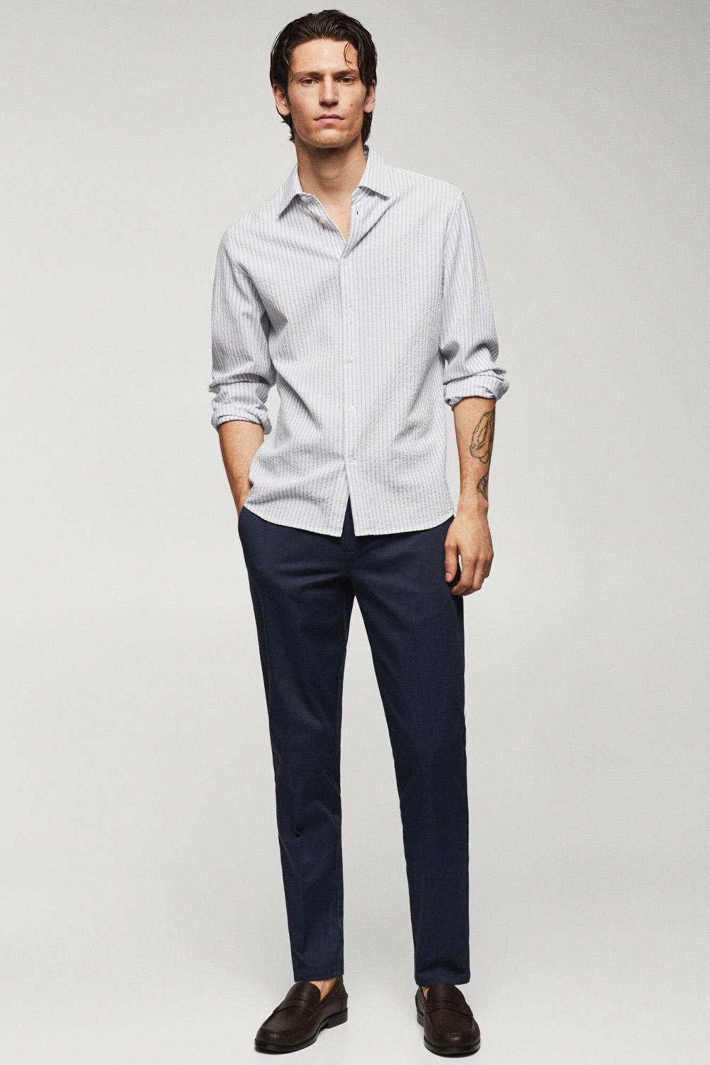 Shirt Colours To Wear With Blue/Navy Pants: 8 Go-To Options