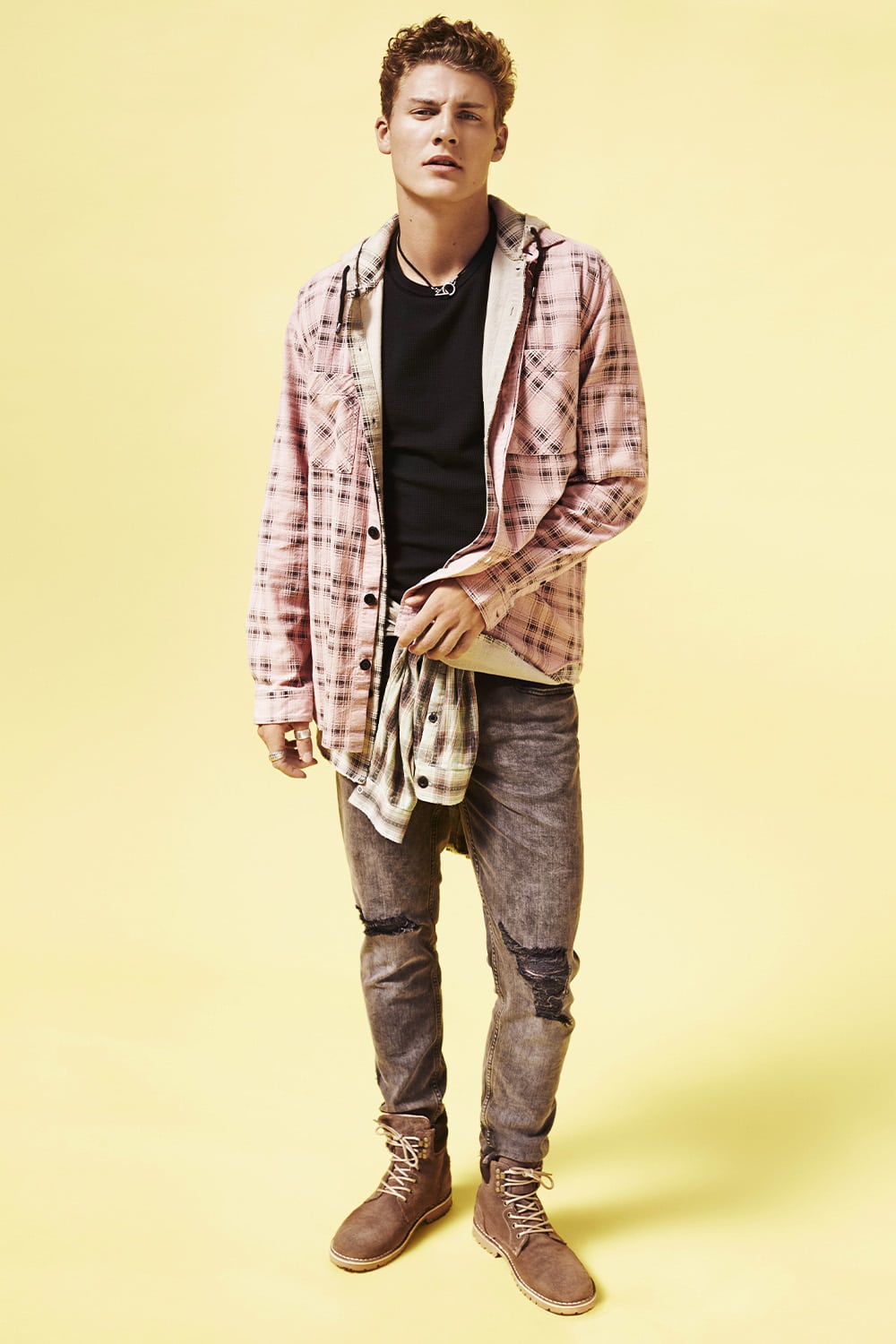 Men's Grunge Outfits: 20 Ways To Get The Look In 2025